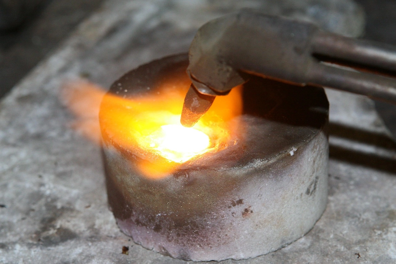JX Advanced Metals Cuts Copper Output Amid Global Smelting Squeeze