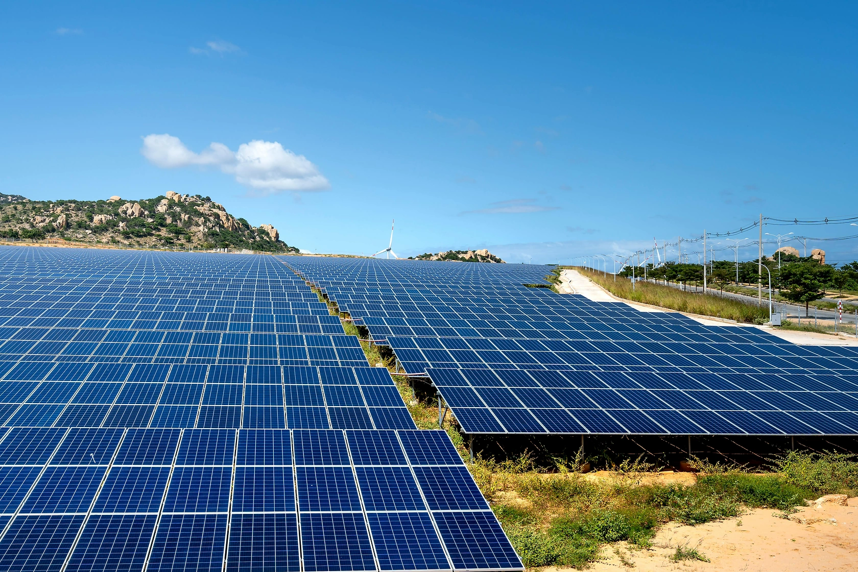 New Zealand Launches Solar and Battery Demonstration Program on 32 Farms