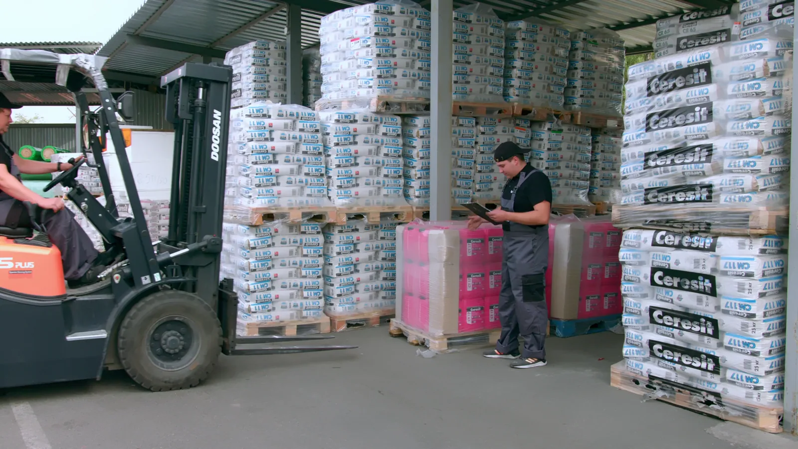 Saudi Cement Sales Drop 11% in February Amid Ramadan Slowdown