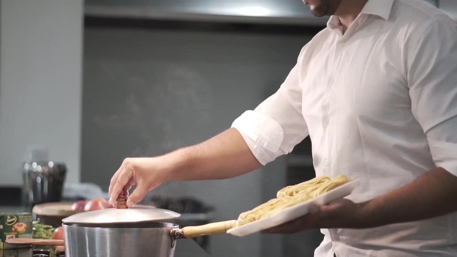 Sit-Dining Sector Q4 Results: Revenues Meet Targets, Stock Prices Decline