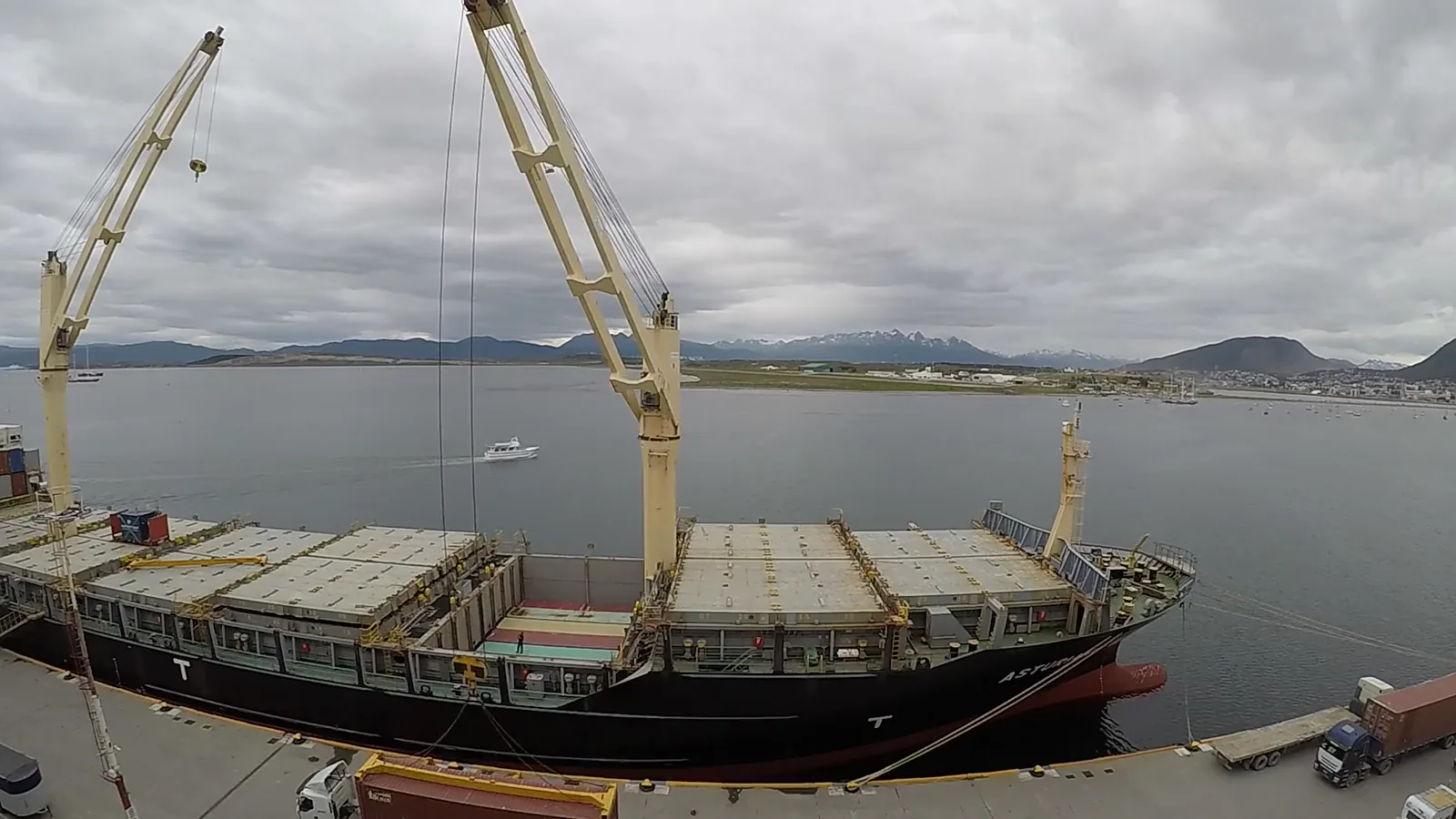 HMM Linked to New Order for 10 Feeder Ships from HD Hyundai
