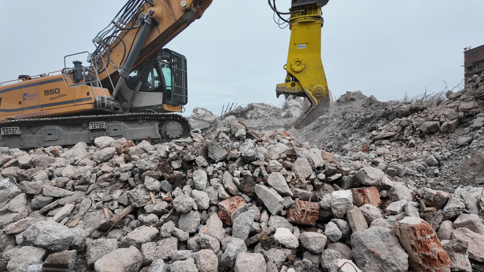 Volvo CE to Close Rokbak Articulated Hauler Business in 2026
