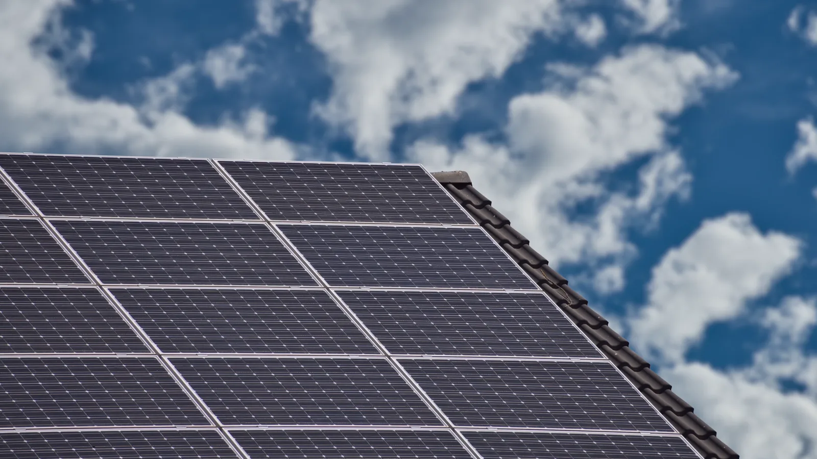 Spanish Researchers Develop Ultra-Thin Solar Cell Prototypes for Building Integration