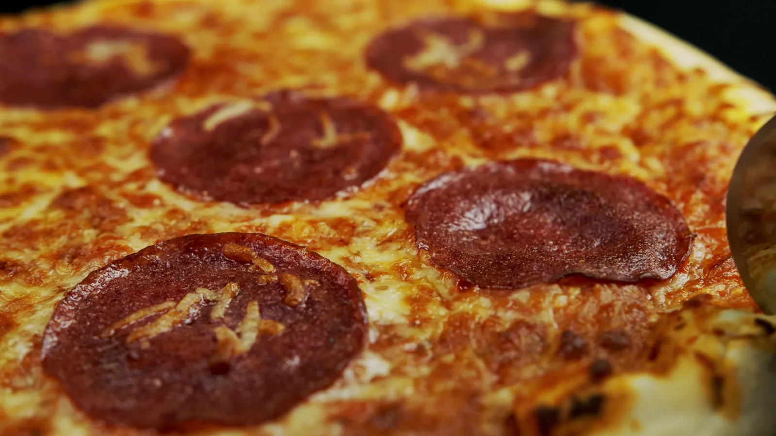Domino's Pizza Stock Decline Amid Expansion and Tepid Revenue Growth