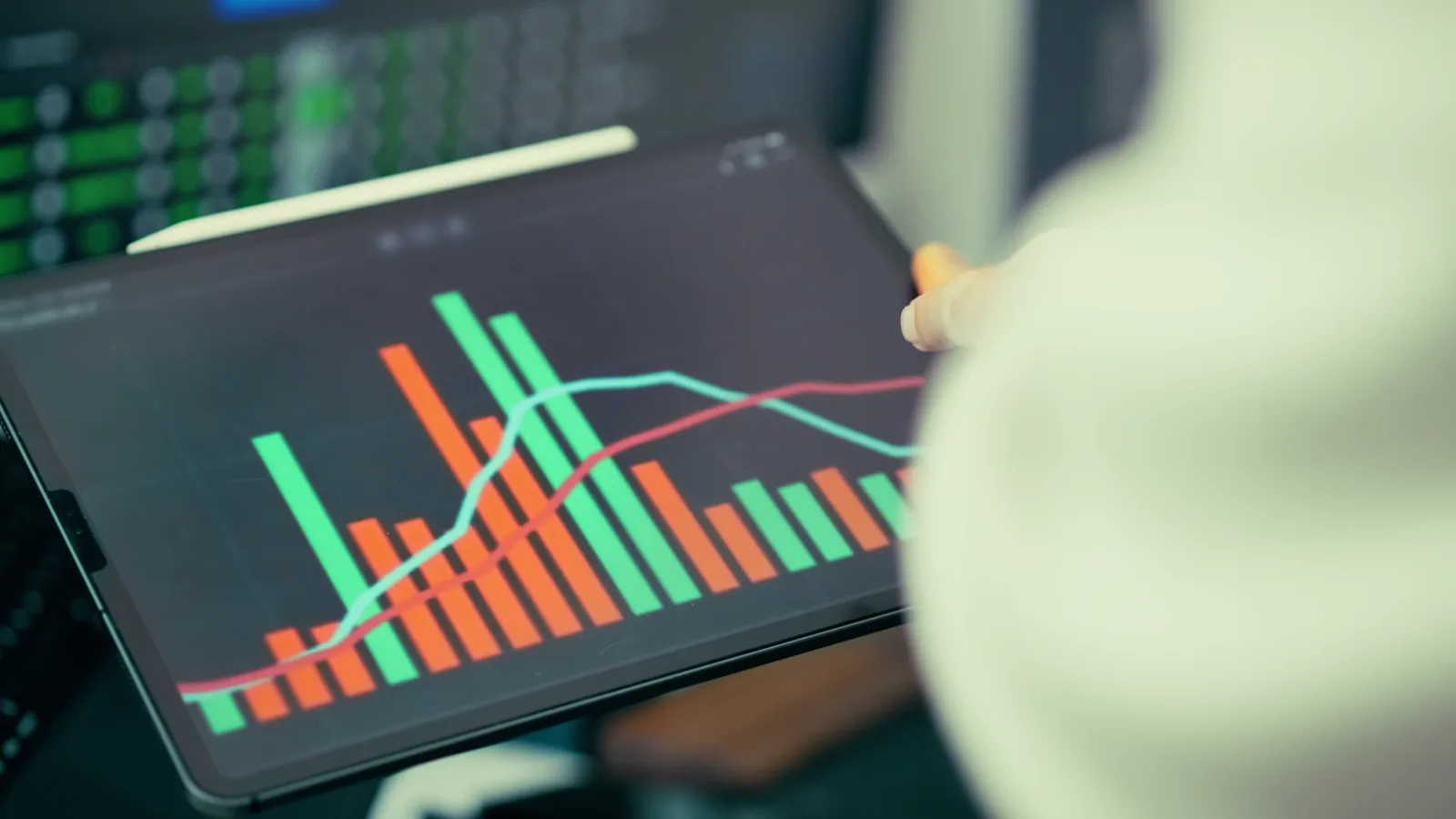 Caleres Q4 2025 Results: Revenue Beats, Margins Under Pressure
