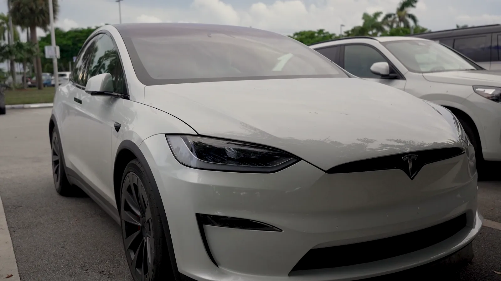 EV Companies Recast as AI Businesses Amid Robotaxi Race