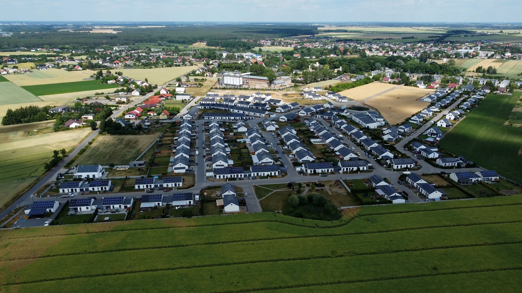 Europe's Largest Self-Consumption Floating Solar Farm Now Operating in Belgium