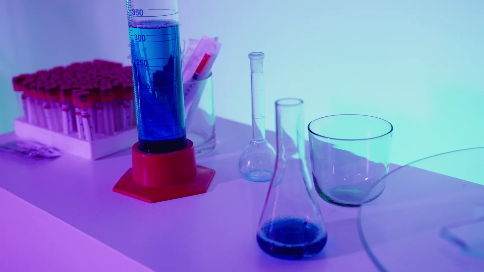Guardant Health Stock Drops Amid Market Uncertainty and Low Consumer Confidence