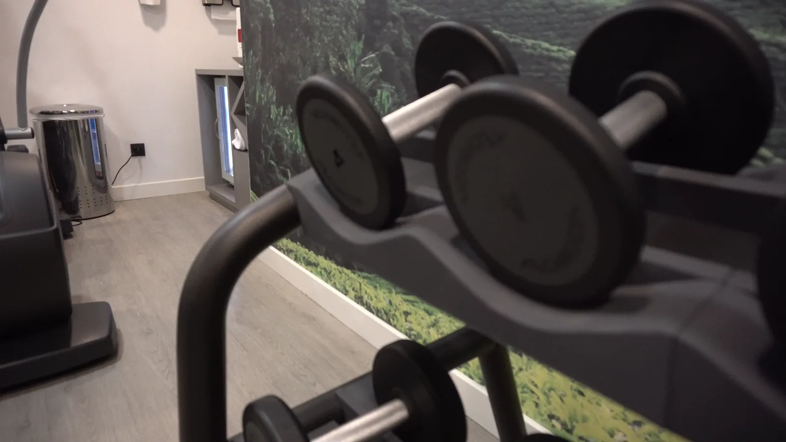 Peloton's Post-Pandemic Struggle: Stock Remains Far Below 2021 Peak