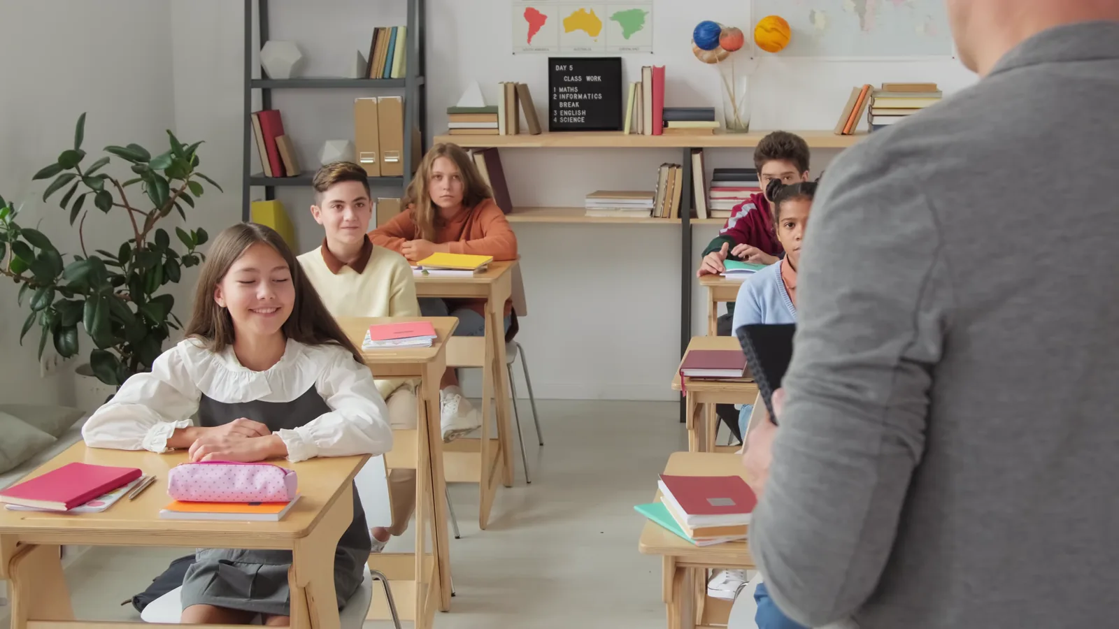 Norwegian Higher Education Graduations Rise to Over 60,000 in 2024-2025