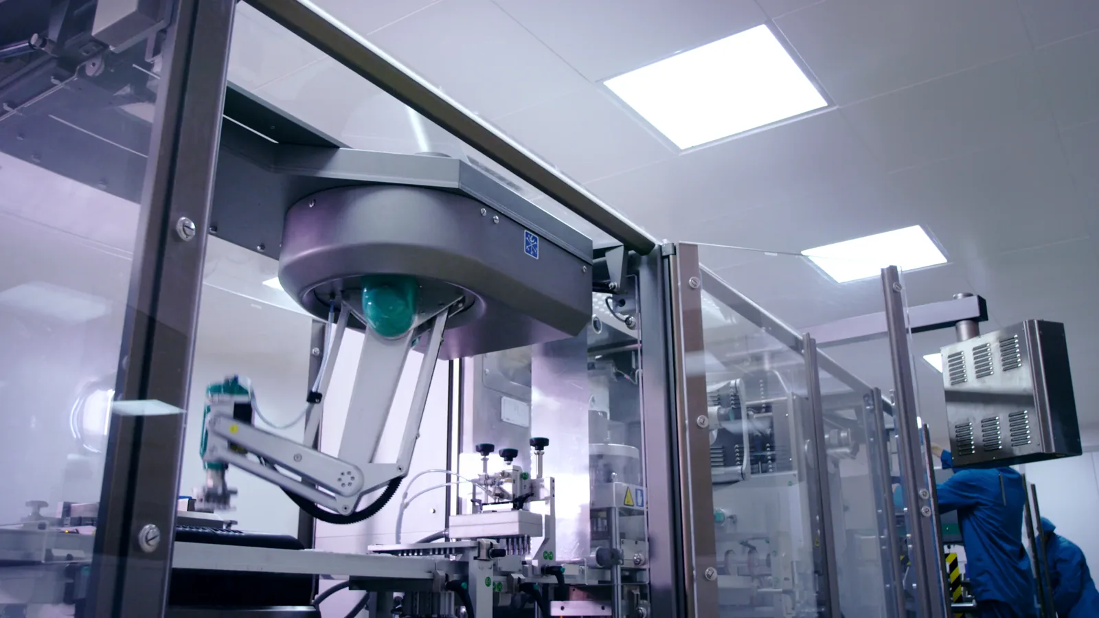 World's First Production-Ready Manned Transformable Mecha Unveiled by Unitree Robotics