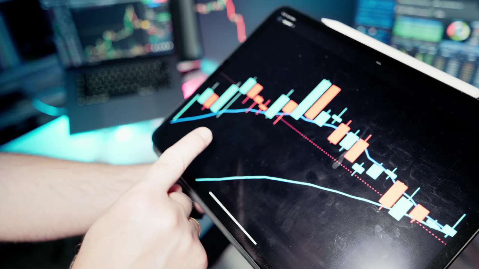 Wall Street Price Targets Analysis: Stock Picks to Buy or Sell in May 2026