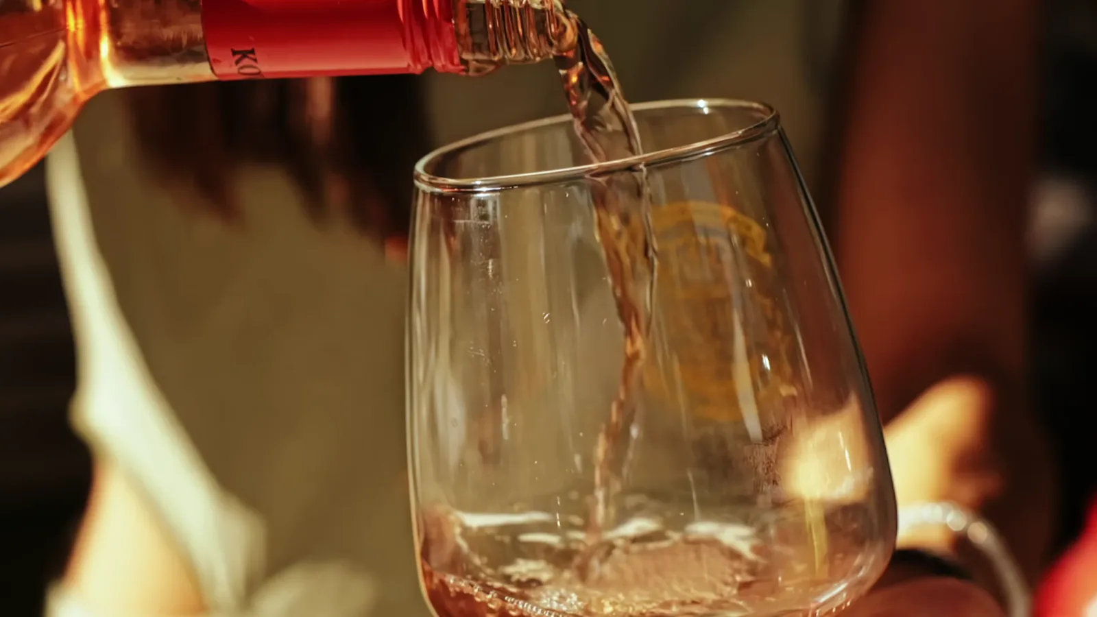 Vetropack Launches Lightweight 0.75L Bottle and Reusable Rhinewine Bottle