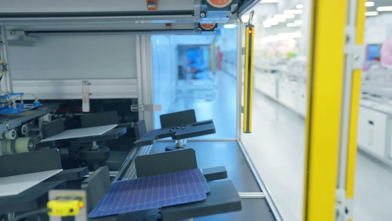 Trinasolar Achieves 907W Record for Perovskite/Crystalline Silicon Tandem Module