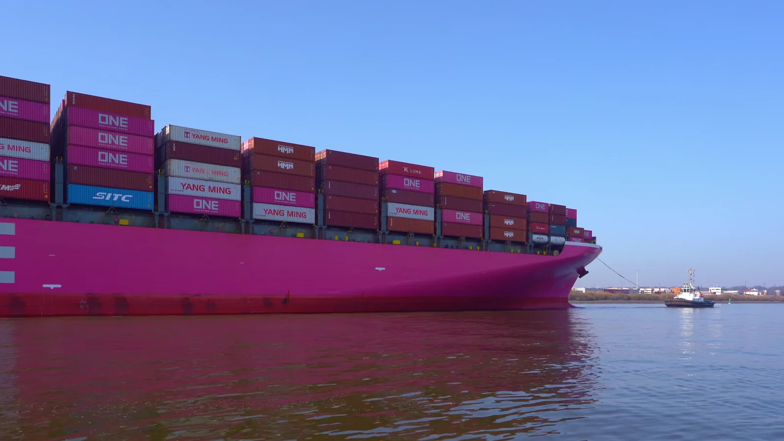 DP World Takes Delivery of Europe's Largest Quay Cranes at Port of Southampton