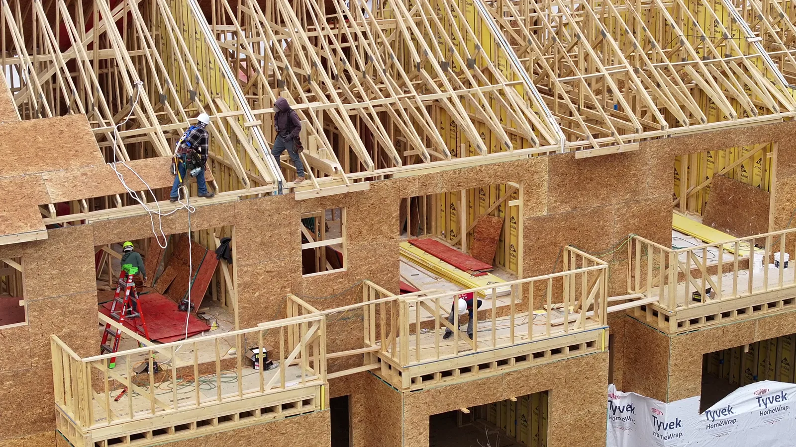 US Lumber Futures Hit Eight-Month High as Duty Uncertainty Drives Pre-Buying