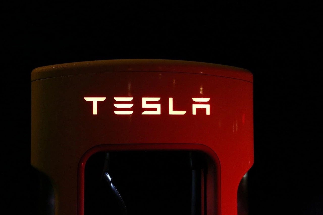 Tesla Stock Dips Amidst Political Controversy and Market Challenges