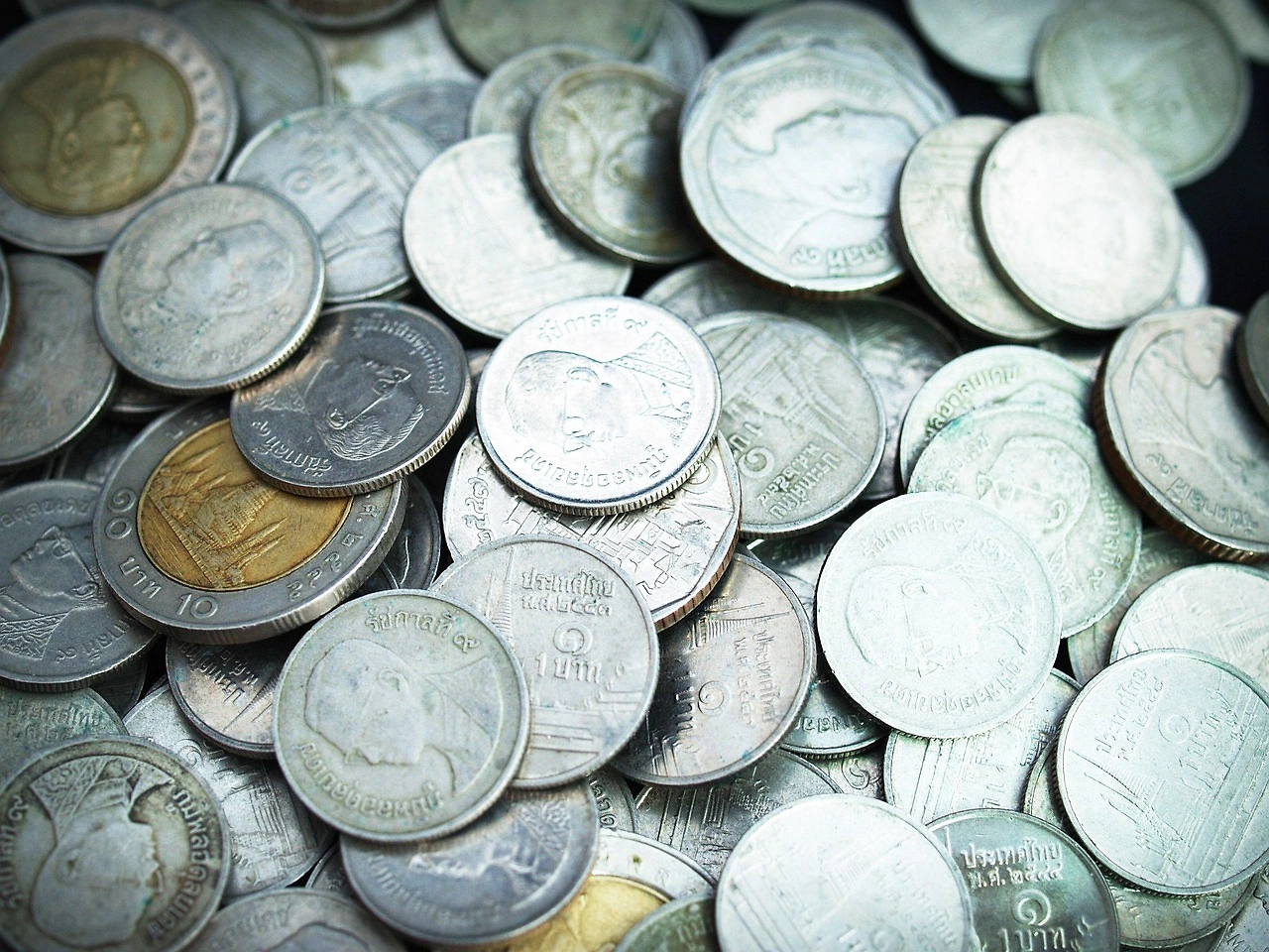 Thai Baht Hits 4-Year High as Gold Rally Fuels Record Inflows