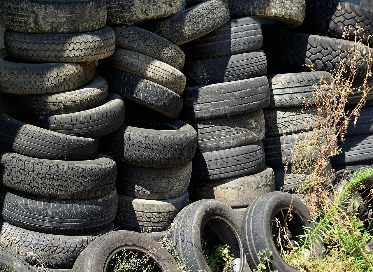 Eagle OTR Debeader Deployed in Australia to Handle Mining Tire Stockpile