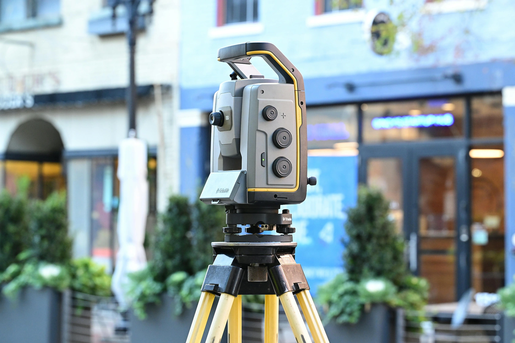 Trimble Q4 Earnings: Revenue Decline Expected Amid Stock Slump