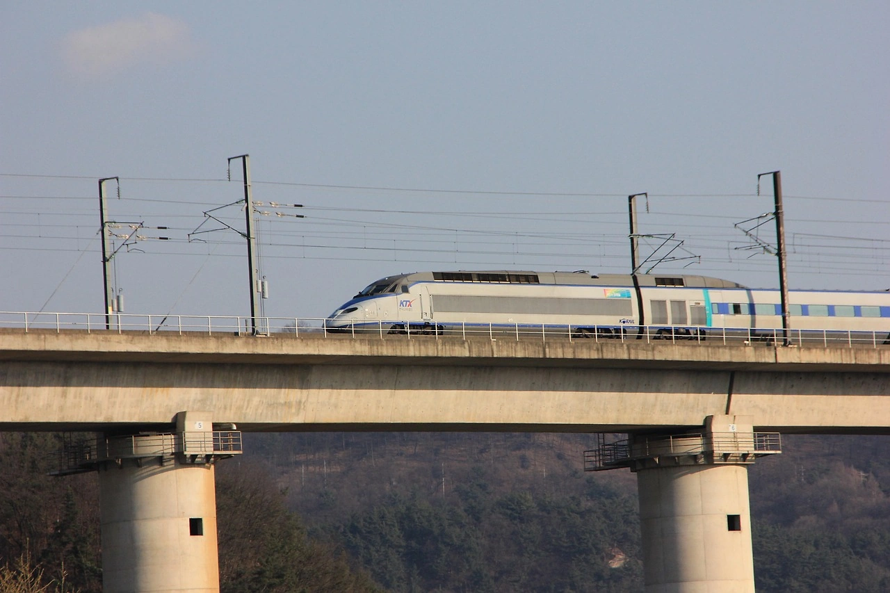 First Hyundai Rotem High-Speed Train Exported to Uzbekistan Shipped