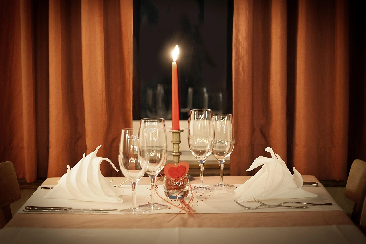 Waffle House Valentine's Dinners: 18th Year of Candlelit Tradition
