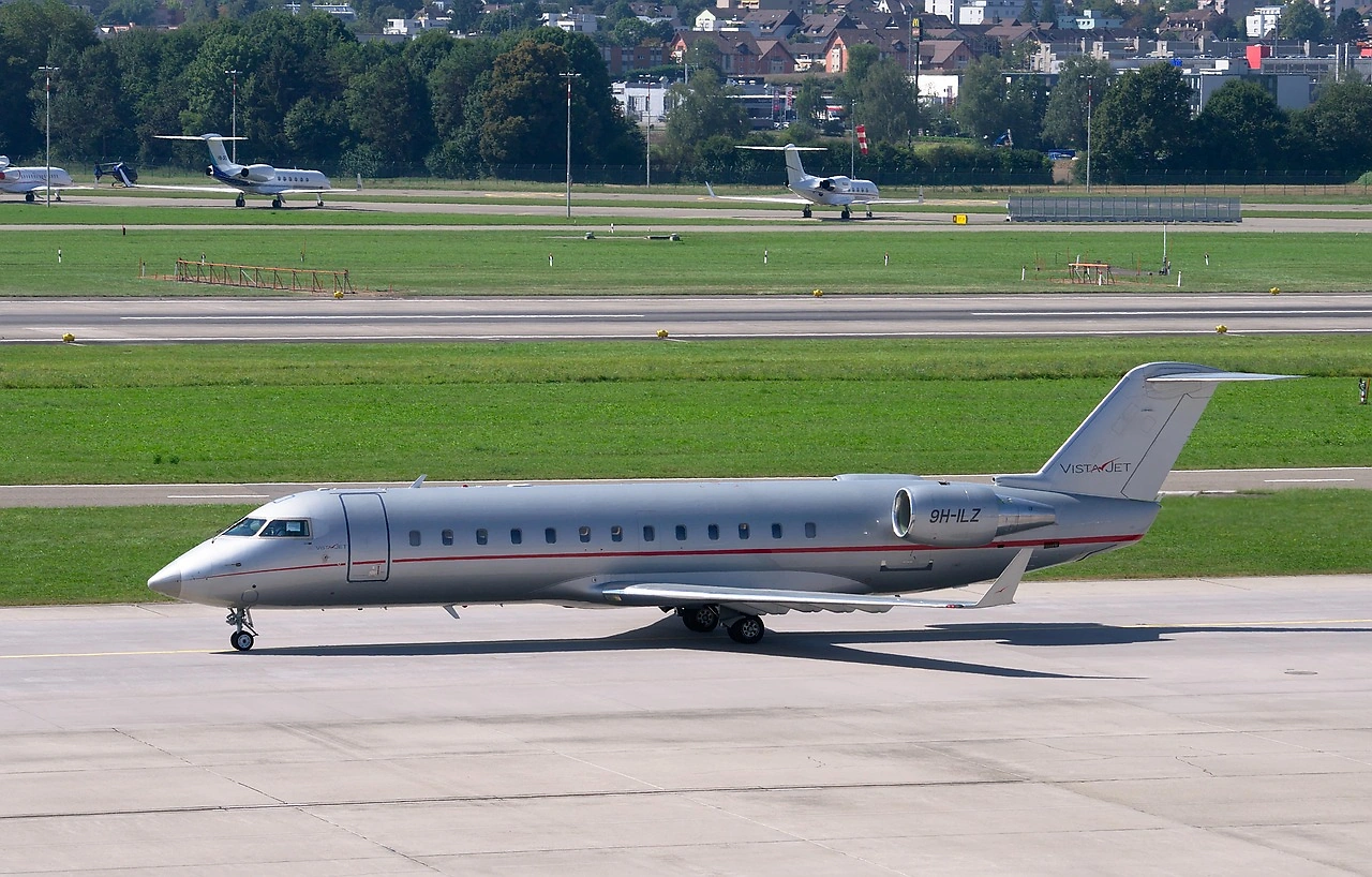Private Jet Companies Use Lavish Perks to Compete for Wealthy Clients