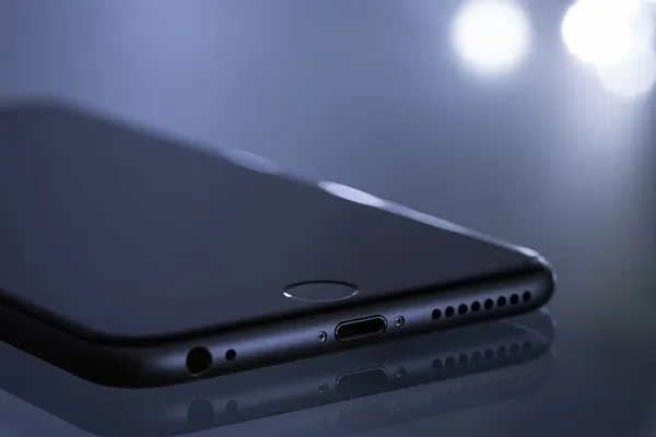 Apple's Strategic Shift: Launching In-House Modem Chips