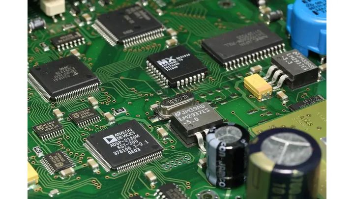 Avnet, Inc. Surpasses Revenue Expectations in Q2 FY2025