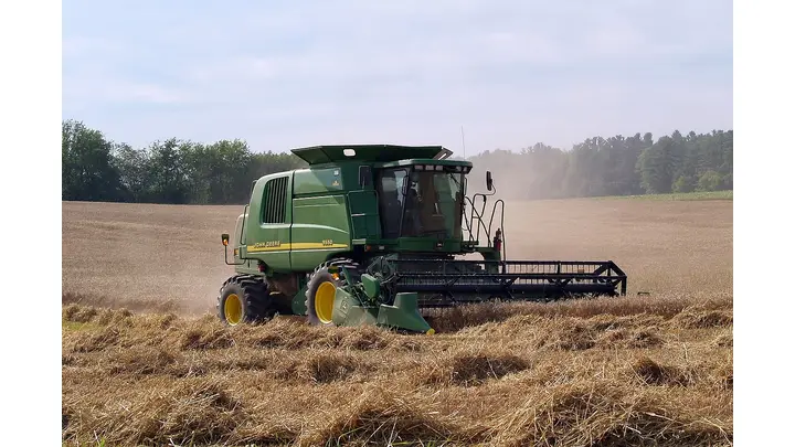 Farmers Cut Back Spending Amid Low Crop Prices and Trade Tensions