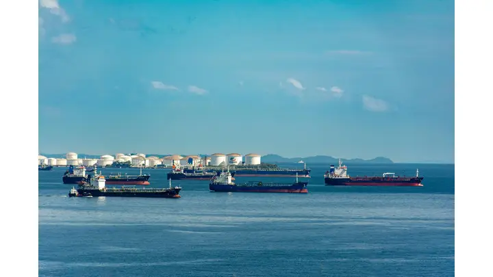 Frontline Sells Two Oldest Suezmax Tankers in Fleet Renewal Drive