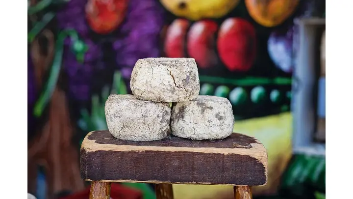 French Cheese and Wine Producers Brace for Potential U.S. Tariffs