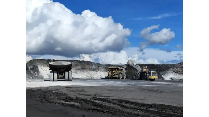 Iron Ore Prices Drop 6.3% to 8-Month Low in Early 2026