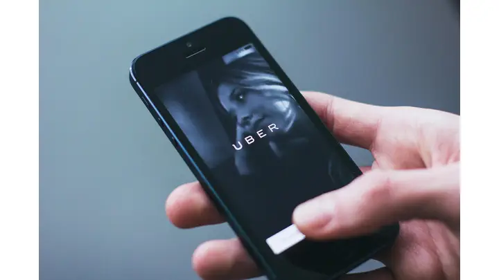 Chinese Robotaxi Companies Expand in the Gulf Region