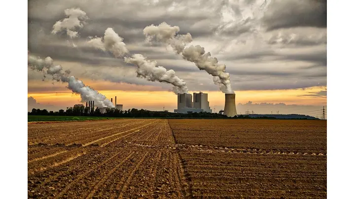 Global Thermal Coal Shipments Decline in 2025, First Drop Since 2020