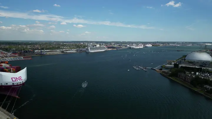 Seatankers Orders Four Newcastlemax Bulk Carriers in 2028-2029