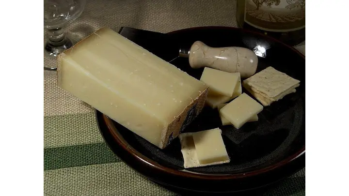 Swiss Cheese Producers Face Challenges Amid New U.S. Tariffs