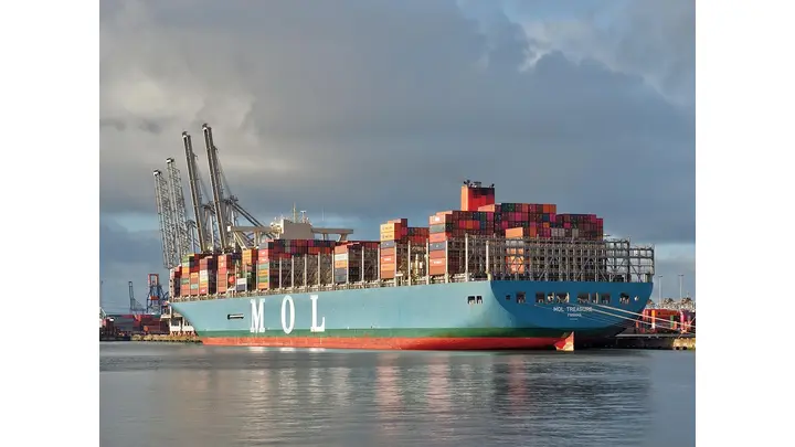 Copper-Laden Ships Race to Beat US Tariff Deadline