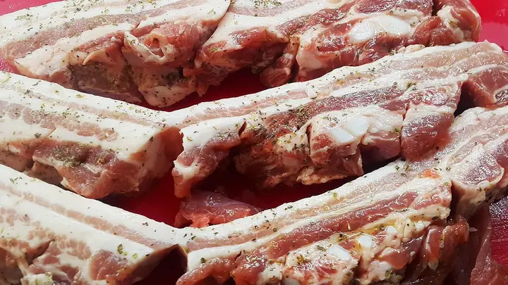 Lean Hog Futures Surge Despite Price Declines