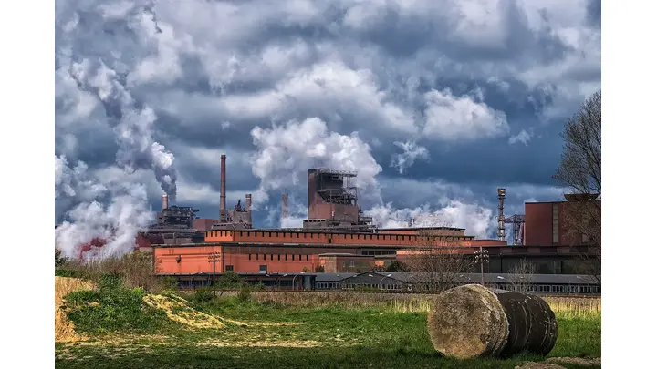 Global Steel Production Declines by 6.3% in April 2025