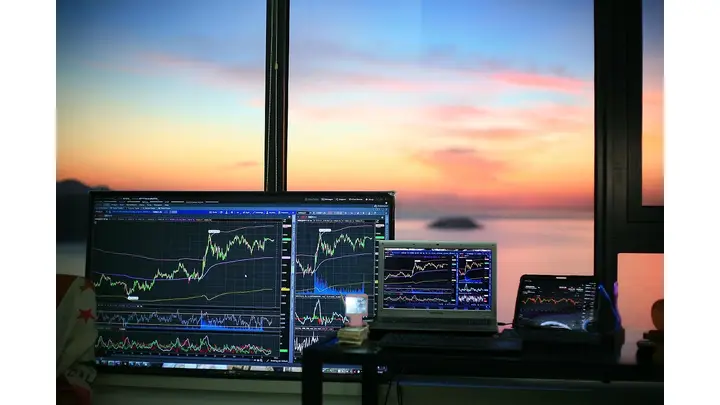 Stocks Pause as Trade War and Treasury Yields Impact Market