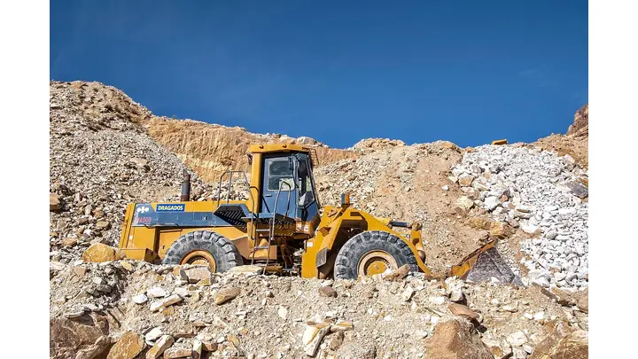 Caterpillar Raises Tariff Impact Estimate to $1.8 Billion