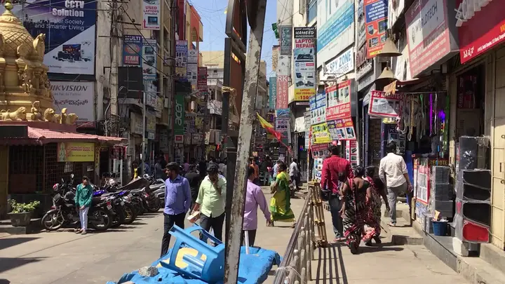Apple Now Produces 25% of iPhones in India, Shifting from China