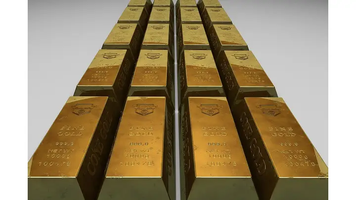 Goldman Sachs Predicts Record Gold at $4,900 and Weak Oil for 2026