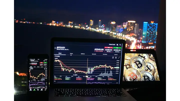 Bitcoin Retreats to $65,000 Amid Market Weakness