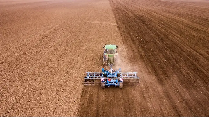 Agricultural Machinery Sector Q4 2025 Earnings: Strong Revenue Amid Stock Declines