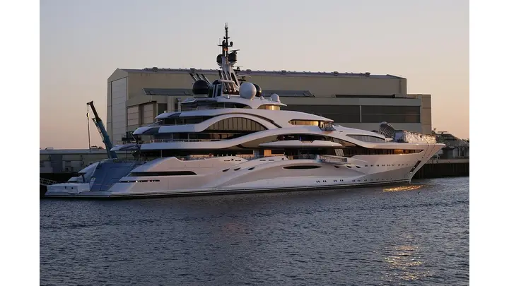 MarineMax Stock Rises on Brunswick's Strong Yacht Sales