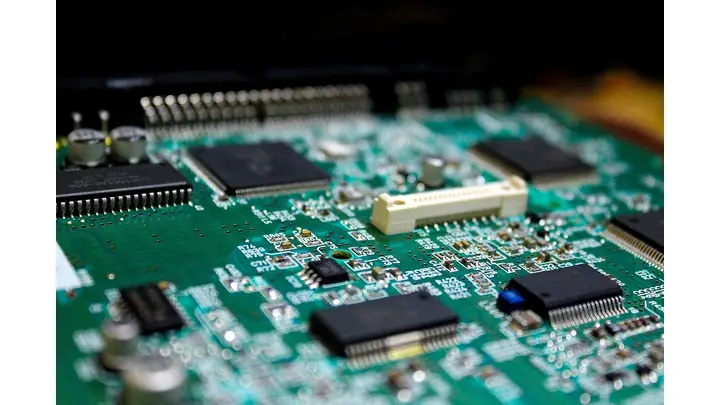 Texas Instruments Surpasses Q2 Revenue Expectations but Faces Growth Challenges