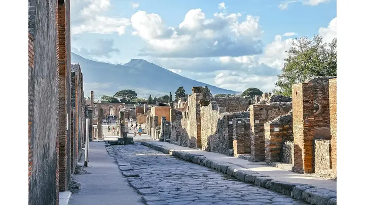 Ancient Pompeii Baths Were Less Clean Than Previously Thought, Mineral Study Shows