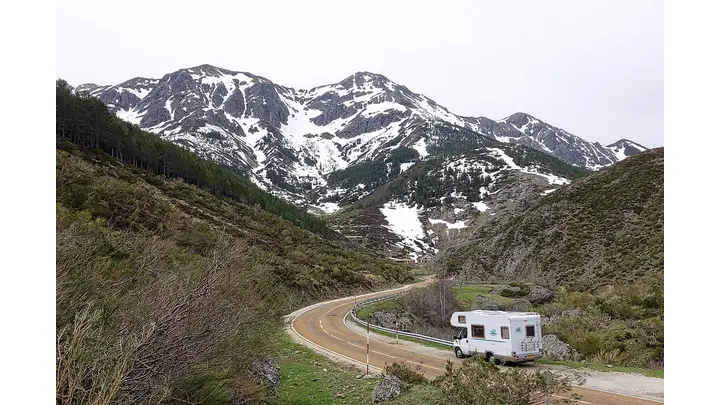 Winnebago Industries Faces Challenges Amidst Decreased Demand